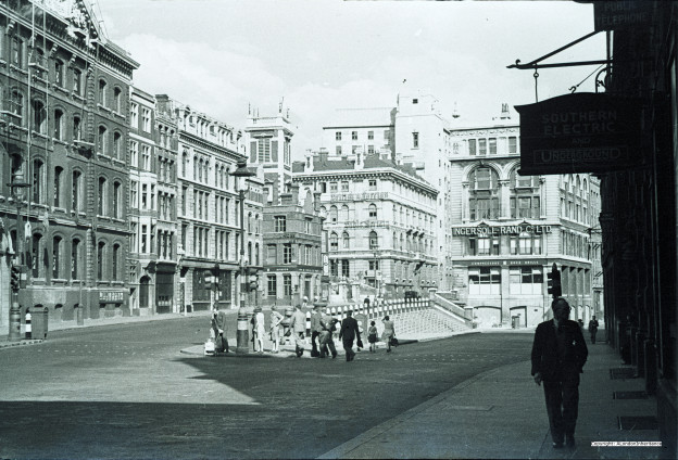 Queen Victoria Street and Upper Thames Street - A Lost Road Junction ...