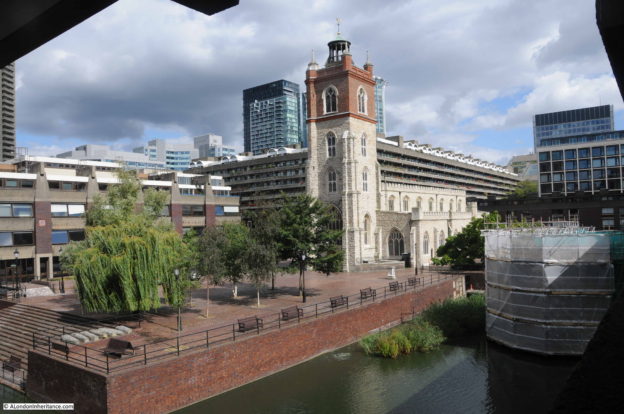 Old photos of London provide a glimpse into the city of old.