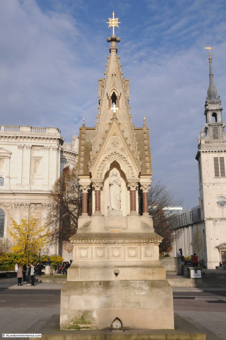 Old photos of London provide a glimpse into the city of old.