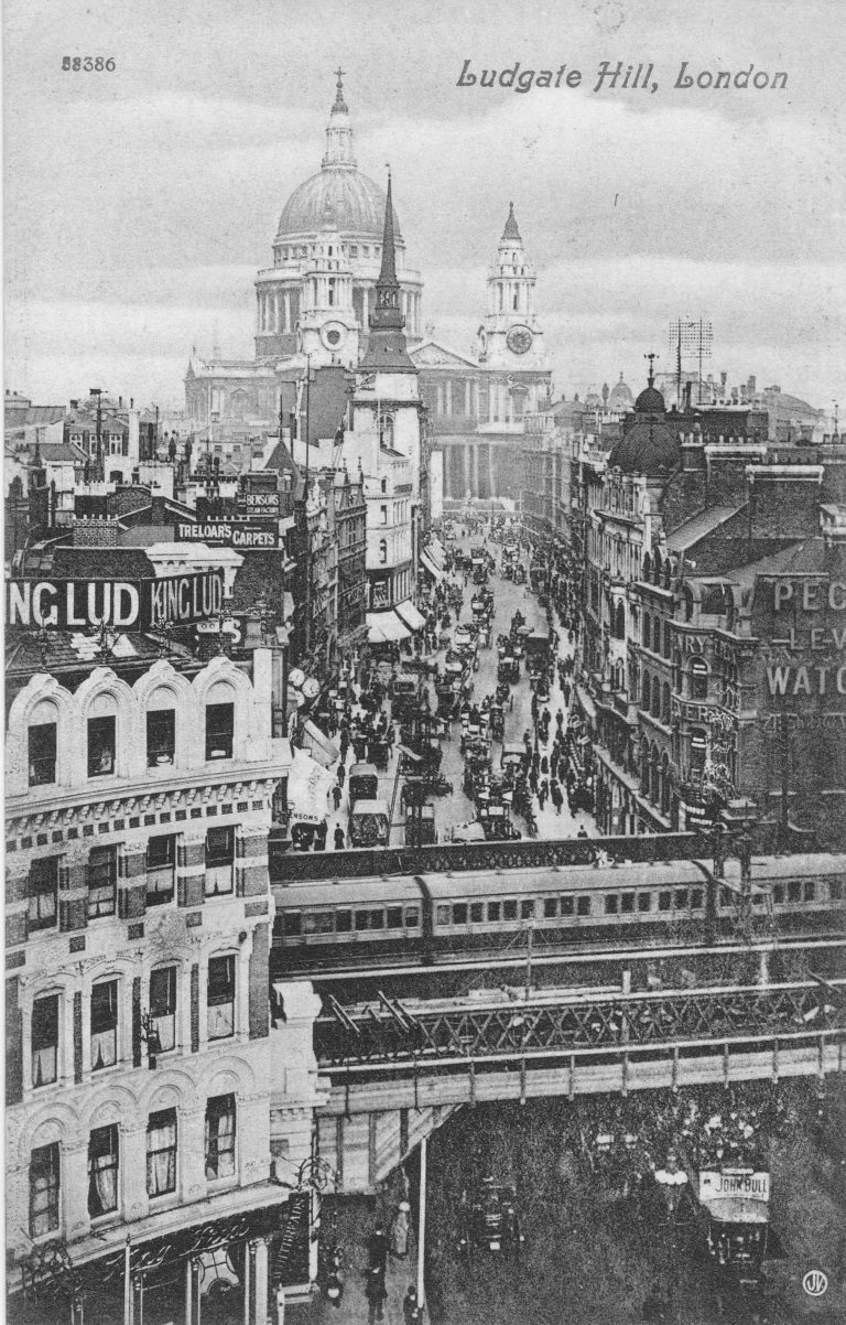 Old photos of London provide a glimpse into the city of old.