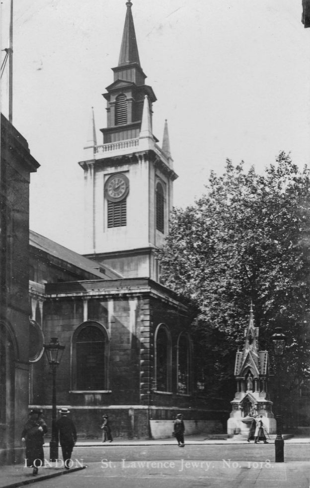Old photos of London provide a glimpse into the city of old.
