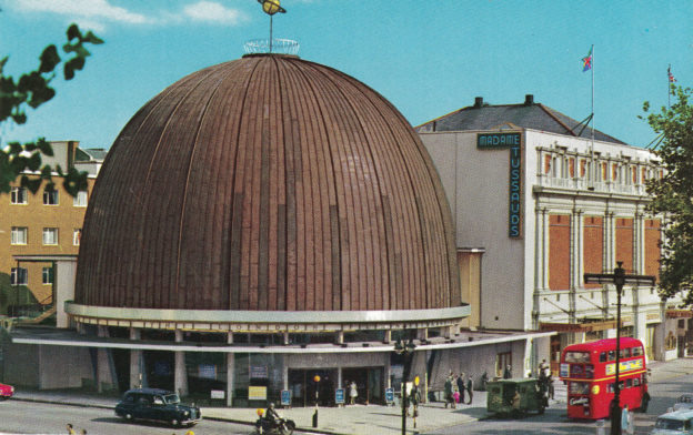 The GLC Birthday Cake And Other Views Of London - A London Inheritance