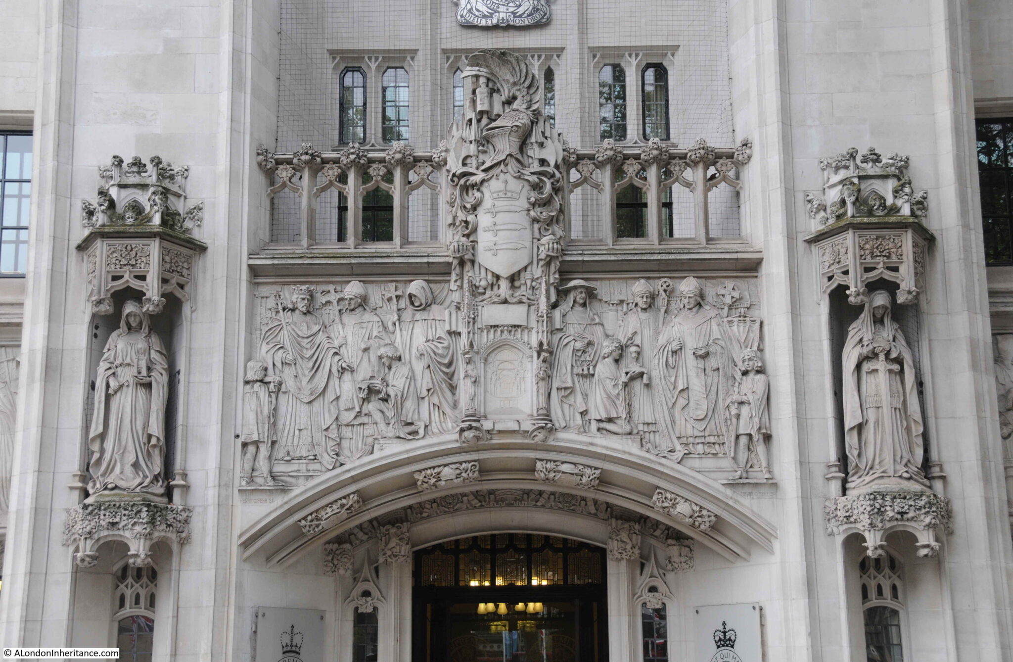 Middlesex Guildhall, City of London School and White Swan Pub - A ...
